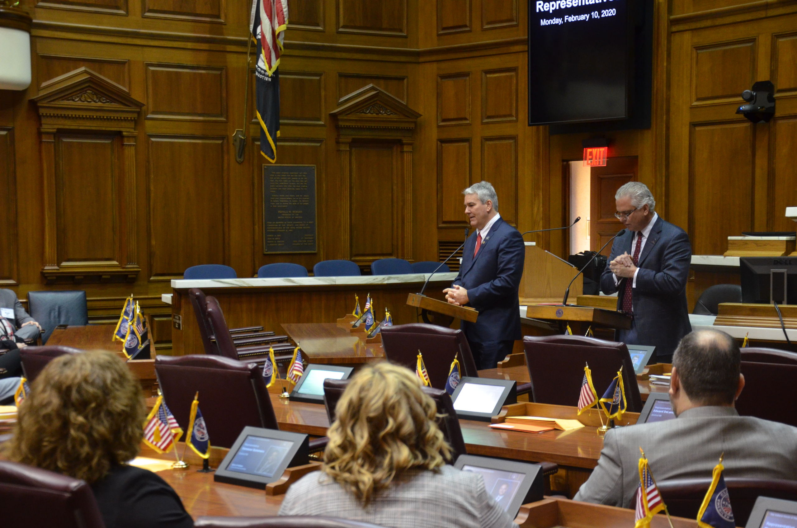 Zay meets with Indiana Bankers Association